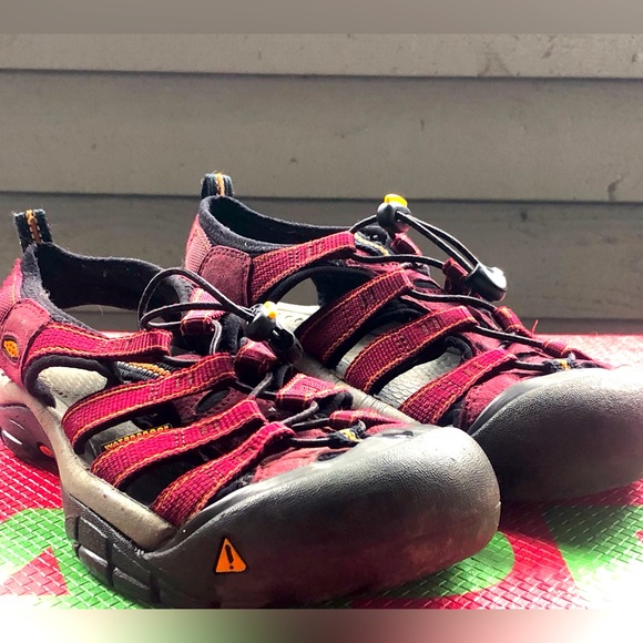 Keen | Shoes | Keen Water Hiking Cinch Close Composite Toe Maroon Red ...